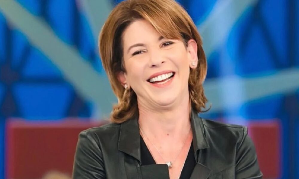Direção do SBT avalia reality show para 2024 e sonda produtoras ...